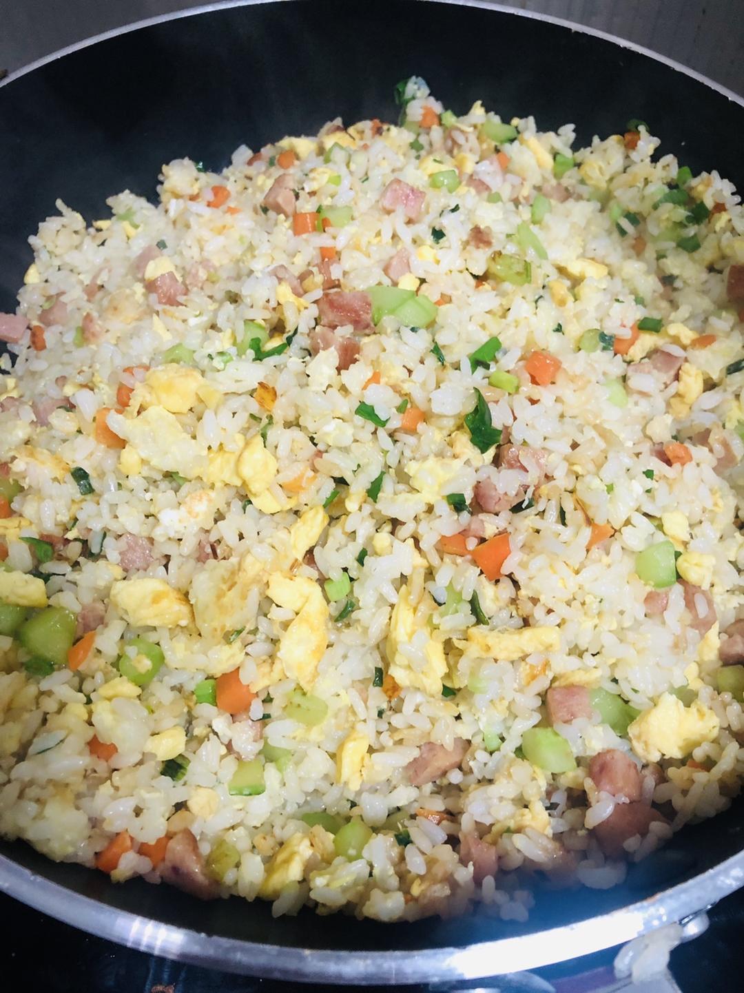 【黄金翡翠炒饭的做法步骤图，怎么做好吃】手机用户9987_7jbi_下厨房