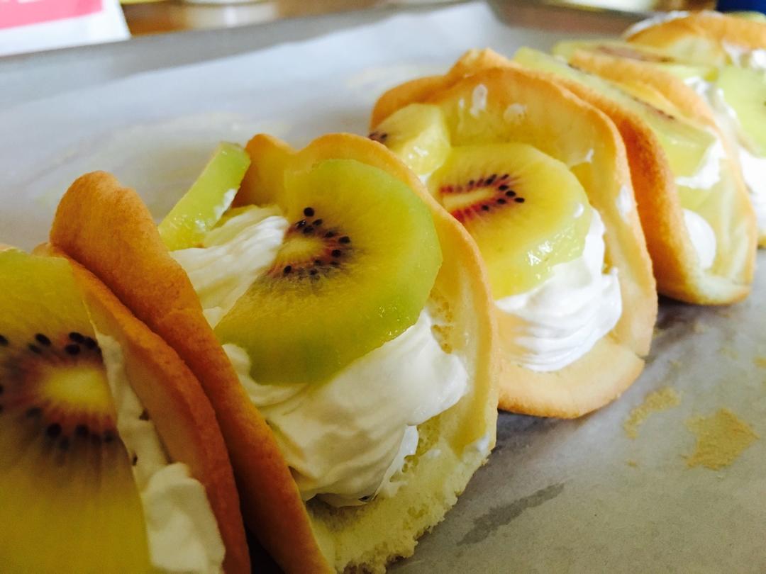 【韩国最热门的甜品店Le Bread Lab的草莓蛋糕卷图片】Miko917_下厨房