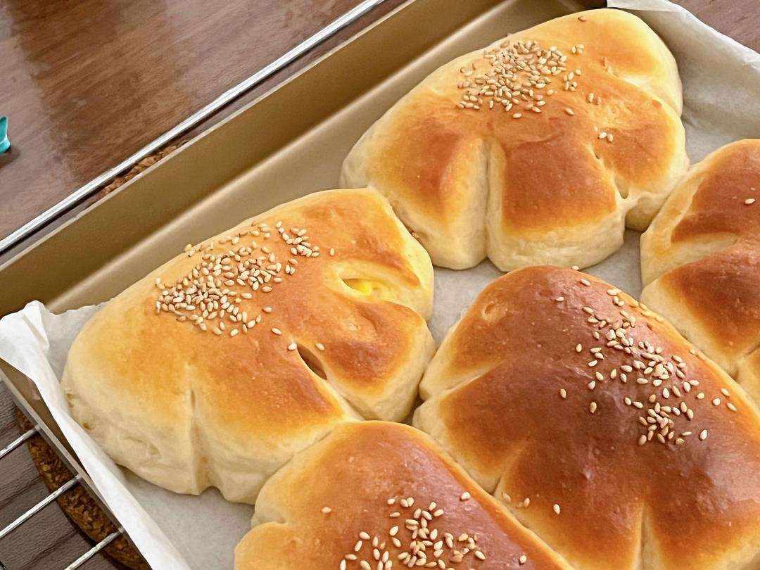 【卡士达酱熊掌面包的做法步骤图，怎么做好吃】柚千画_下厨房