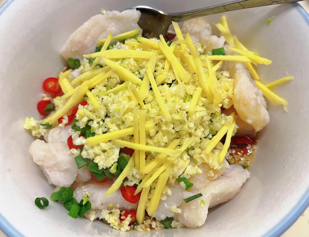 【水煮巴沙鱼的做法步骤图，水煮巴沙鱼怎么做好吃】dogyi_下厨房