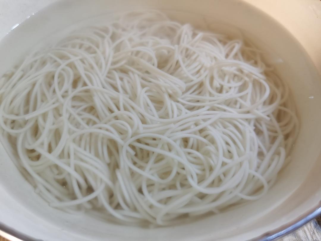 【蟹黄面的做法步骤图，蟹黄面怎么做好吃】爱吃甜点的S猫_下厨房