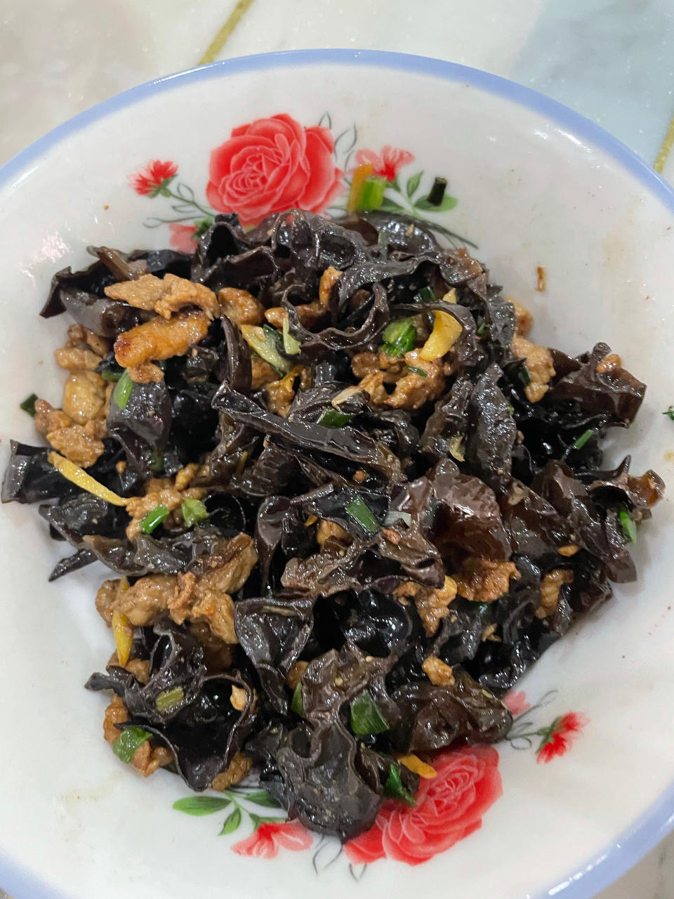 【超下饭的木耳大葱炒肉图片】陶噶禹_下厨房