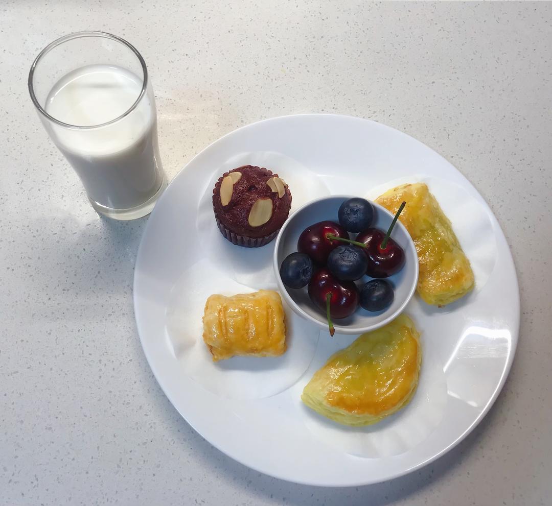 【加热速冻：红丝绒小麦芬蛋糕 by wqy的做法步骤图】吴青芸_下厨房