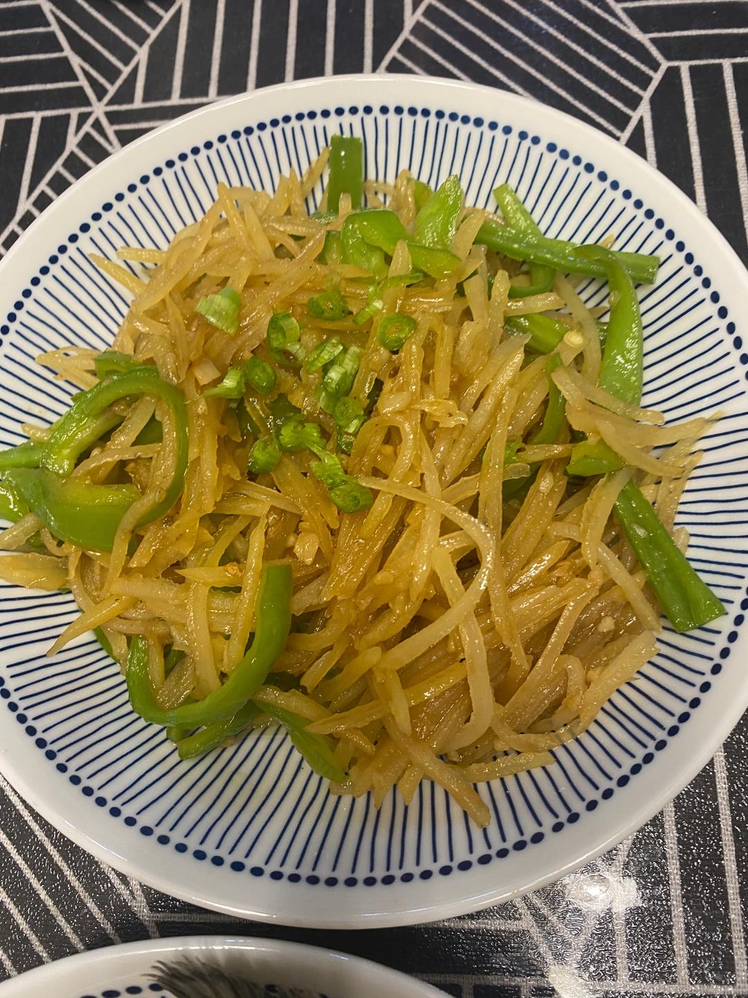 【家常土豆丝的做法步骤图，家常土豆丝怎么做好吃】sunny-xiang_下厨房