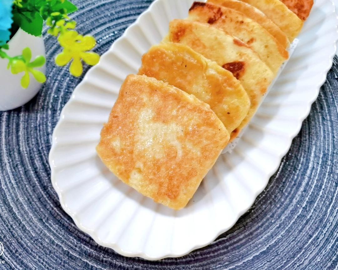 【鸡蛋香煎馒头片的做法步骤图，怎么做好吃】璀璨星空_i7xk_下厨房