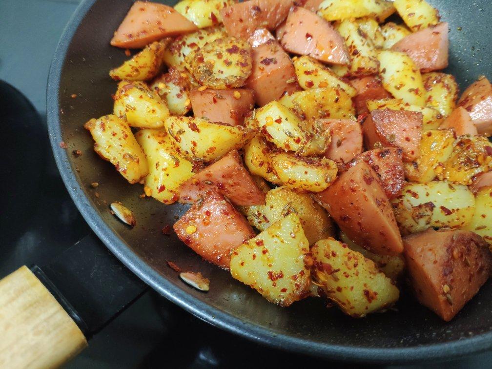 【香辣孜然火腿土豆丁图片】阿八说七七_v2hp_下厨房