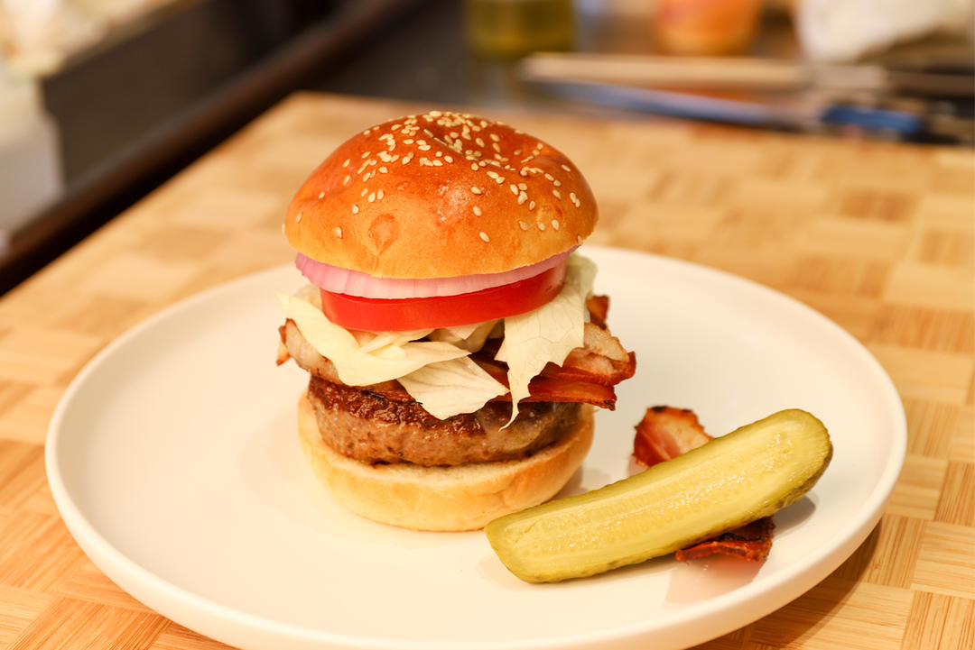 【Bacon and Manchego Cheeseburger的做法步骤图】瑞士肉铺_下厨房