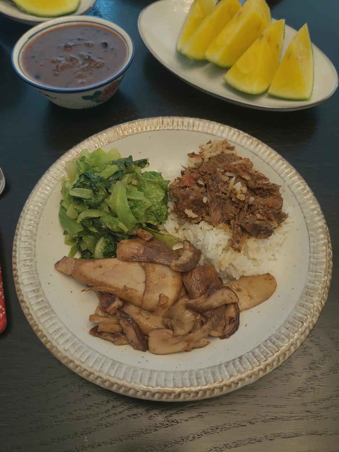 【勃艮第红酒炖牛肉boeuf bourguignon（无铸铁锅也能做）图片】天生巨蟹座_下厨房