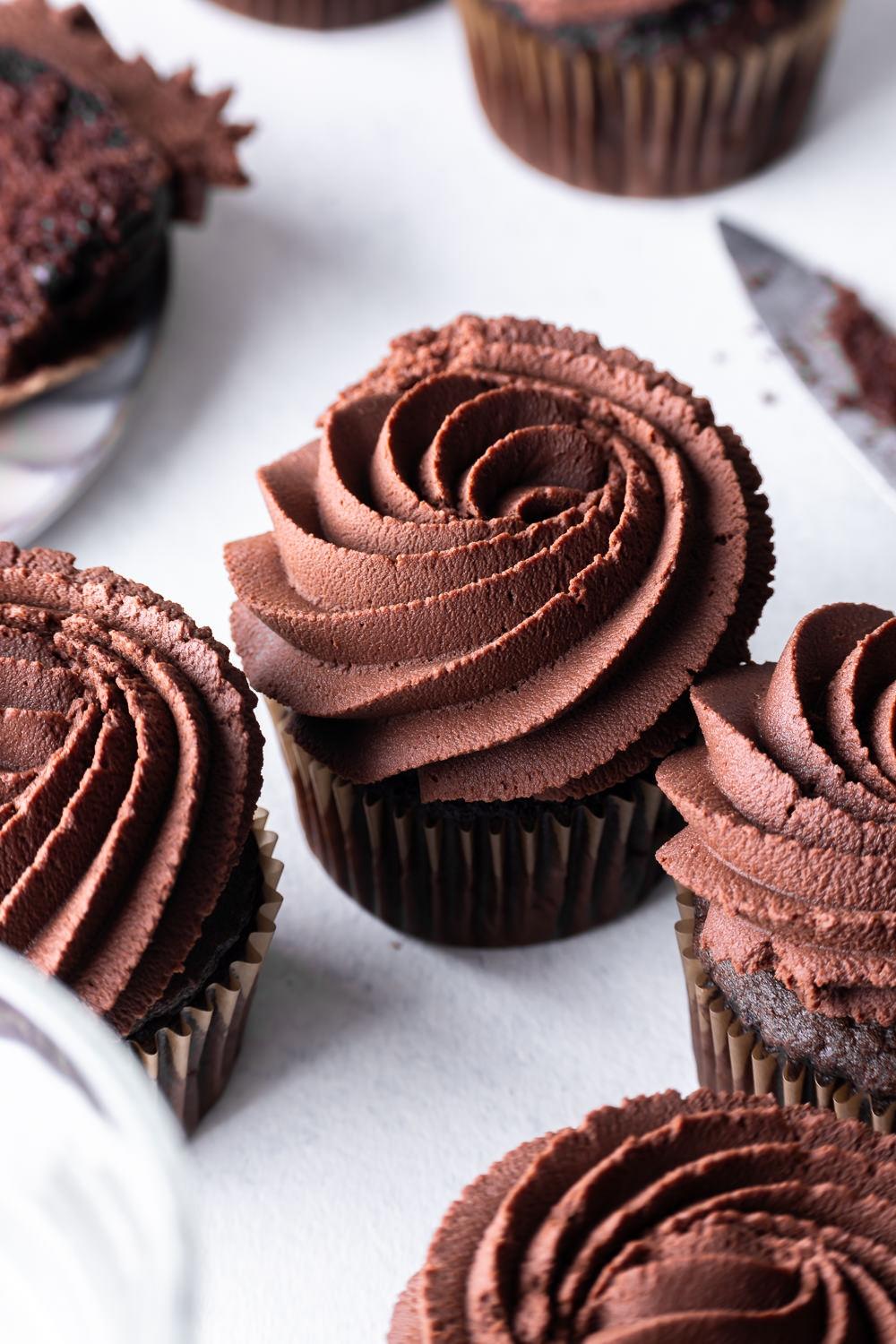 【Whipped Choc Ganache 甘纳许裱花的做法步骤图】黑沙滩小鲨鱼_下厨房