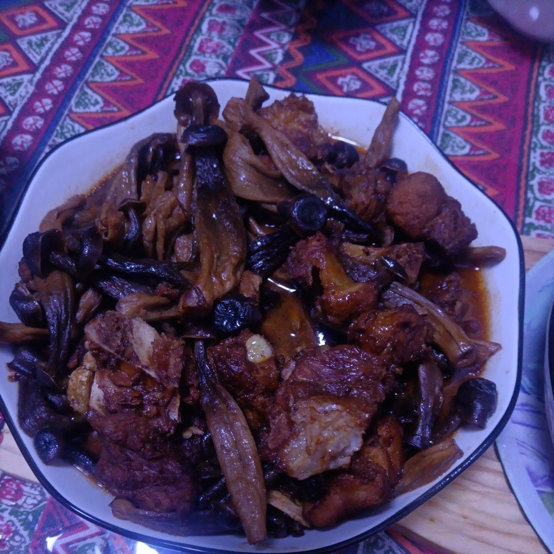 【香菇比肉还好吃的红烧香菇排骨！图片】微信用户_SQu4_下厨房