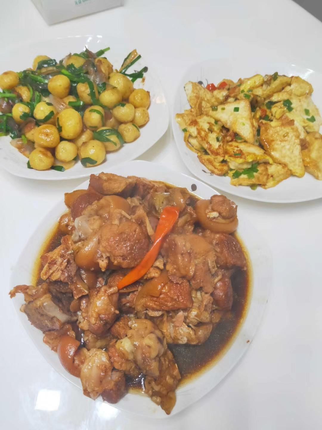 【安利皇后锅炖猪蹄的做法步骤图，怎么做好吃】Roselyn灬_下厨房