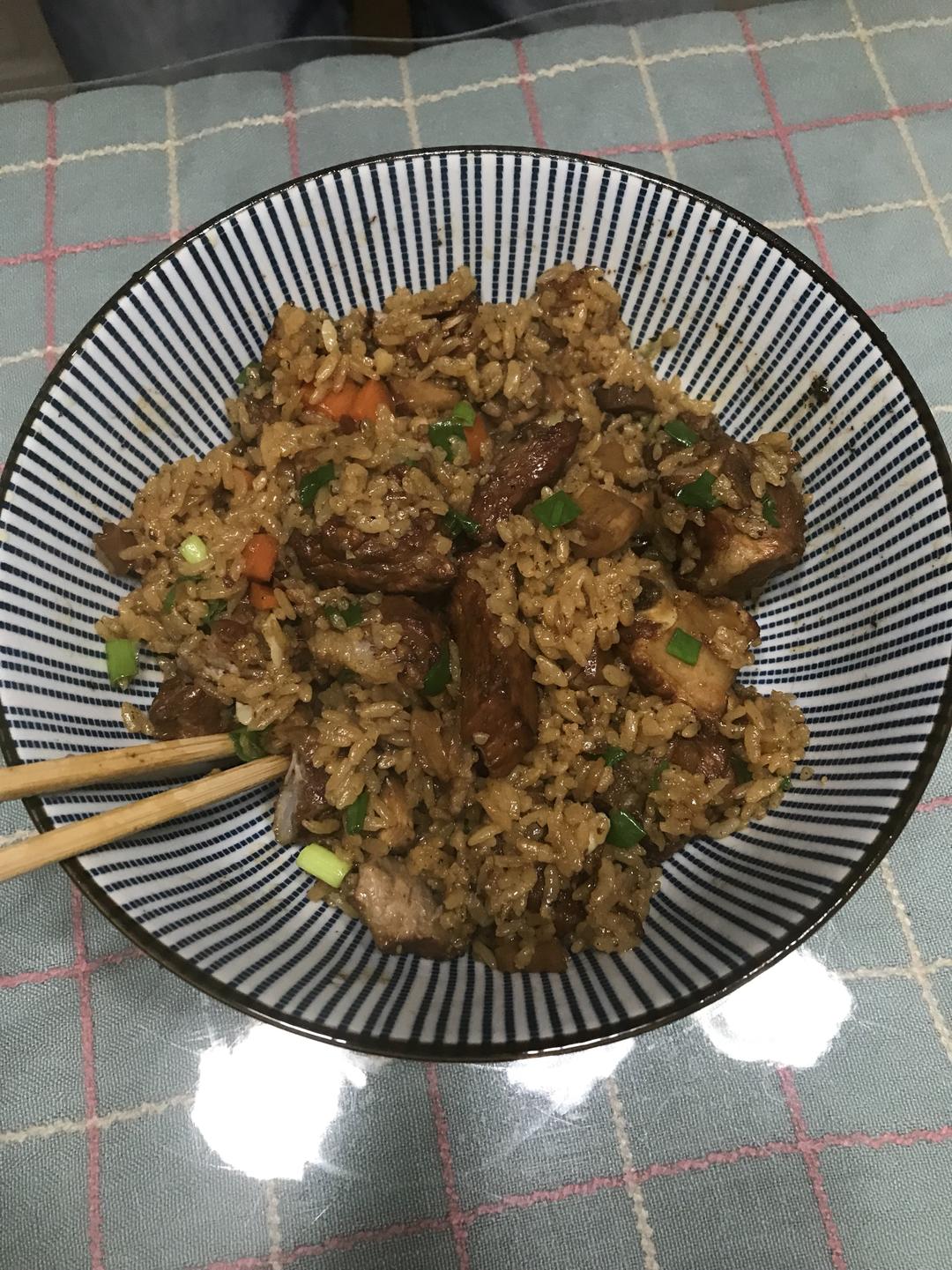 【排骨焖米饭的做法步骤图，排骨焖米饭怎么做好吃】手机用户4664_4lvg_下厨房