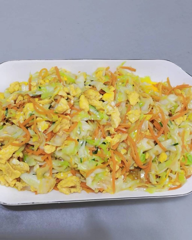 【包菜炒鸡蛋的做法步骤图,包菜炒鸡蛋怎么做好吃】小赵chi不饱下厨房
