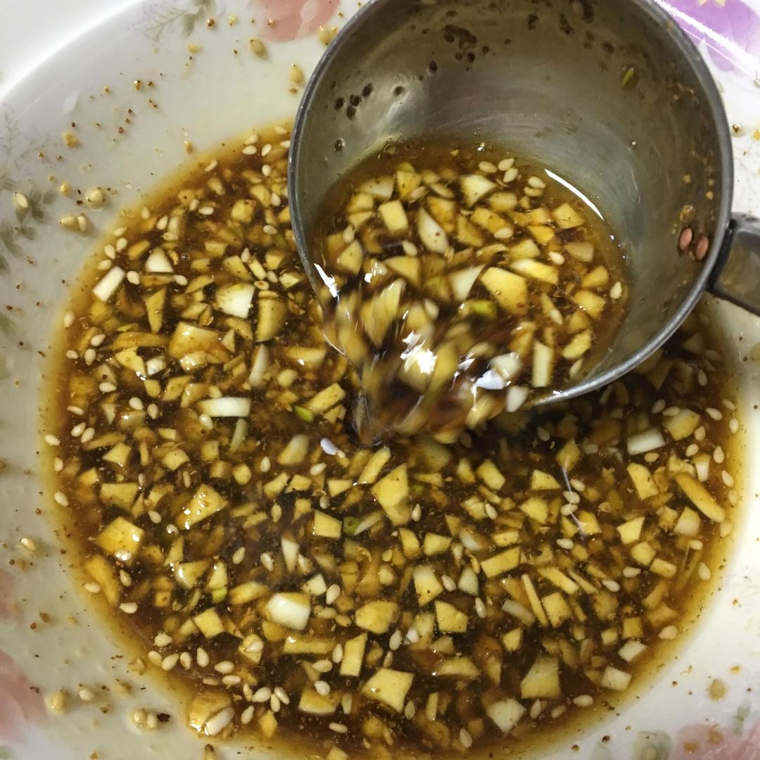 【五种基础调汁儿---凉拌汁（蒜汁儿、蒜泥汁、红烧汁、鱼香汁、蒜蓉蒸菜汁）图片】乐厨家_下厨房